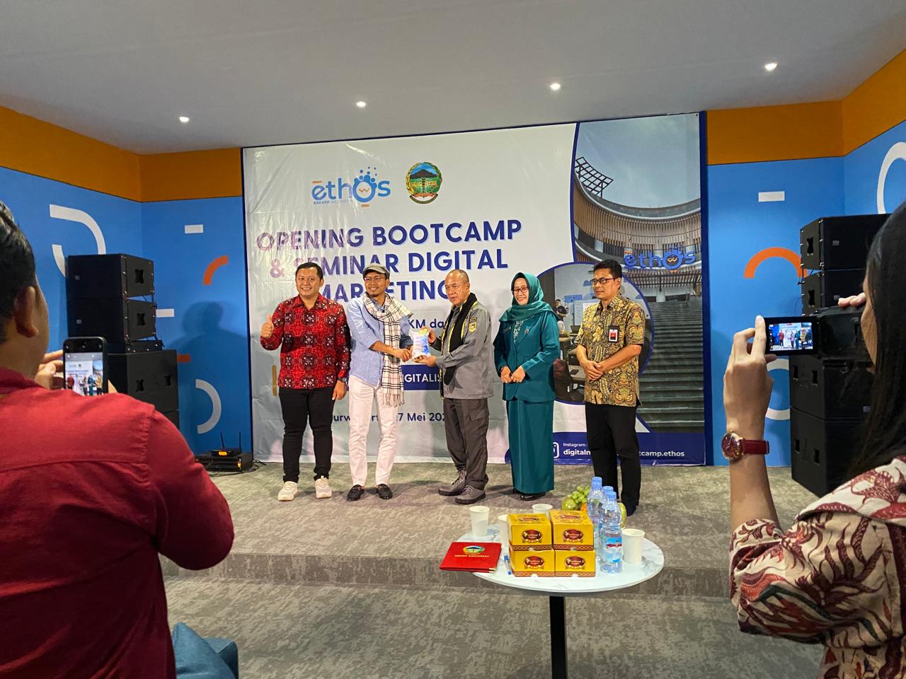 Lompatan Digital Banyumas: Ethos & Pemkab Satukan Kekuatan Cetak Generasi Tangguh Hadapi Masa ...