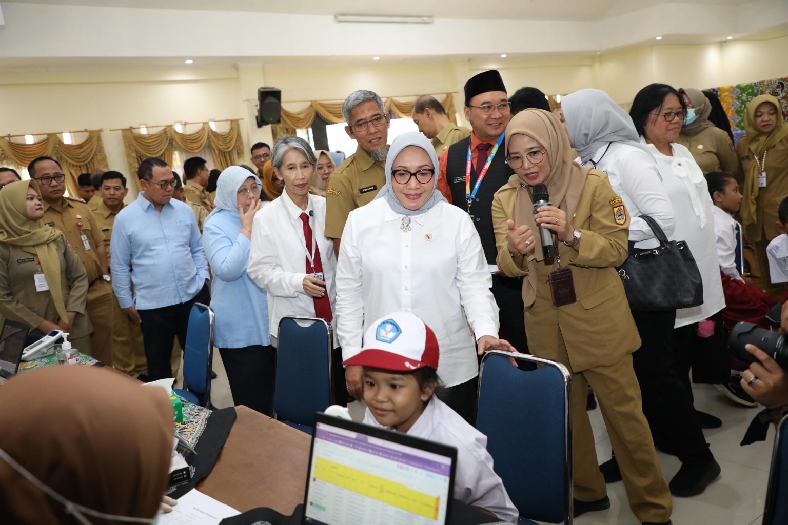 Cek Kesehatan Gratis Serentak Digelar, Anak-anak SLB Semarang Antusias ...
