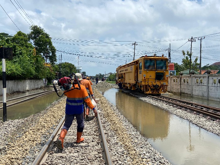 KAI Daop 4 Semarang Fokus Percepatan Normalisasi Jalur KA – Metro Jateng